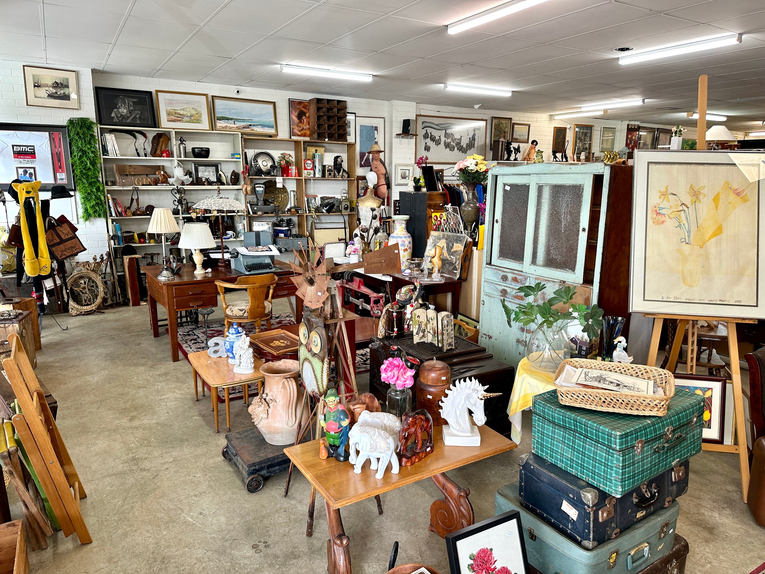 Our Shop Location & Contact Us – Debbies Treasure Warehouse