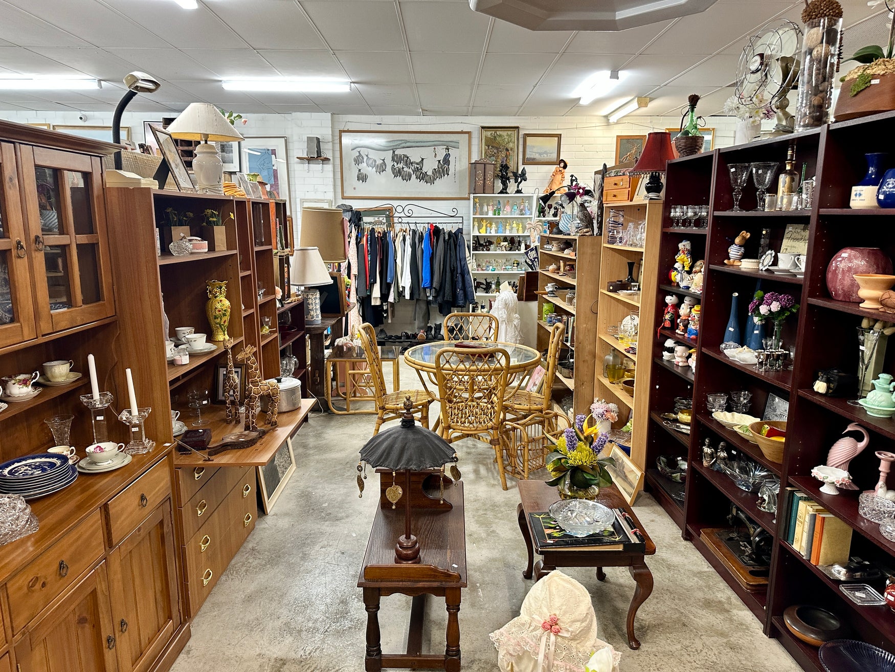 Location – Debbies Treasure Warehouse